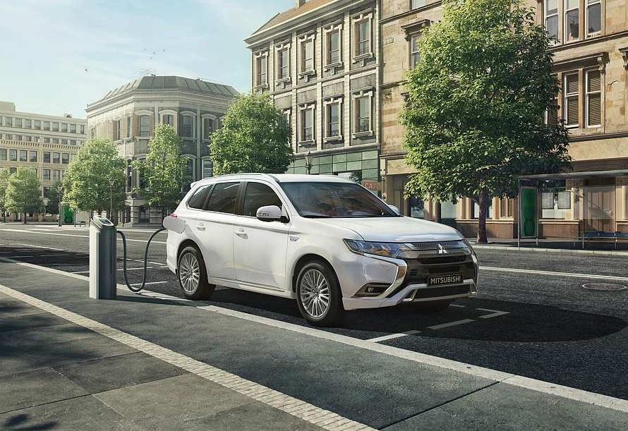 Mitsubishi Outlander III SUV PHEV Facelifting 2020 - silniki, dane ...