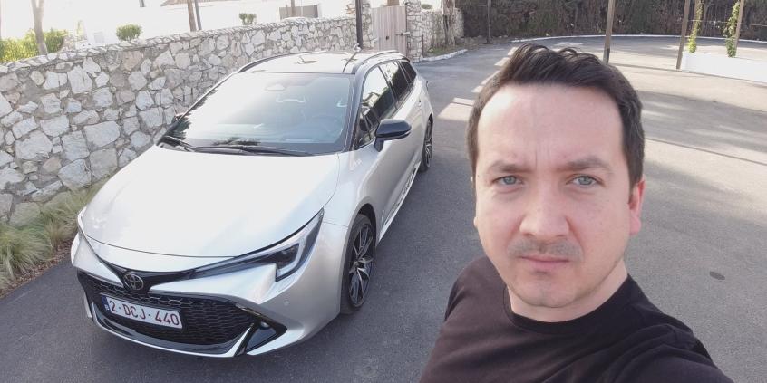 Nowa Toyota Corolla – mokry sen taksówkarza • Filmy • AutoCentrum.pl