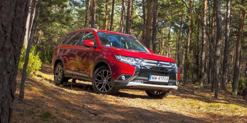 Mitsubishi Outlander - 100 razy "tak"? • AutoCentrum.pl