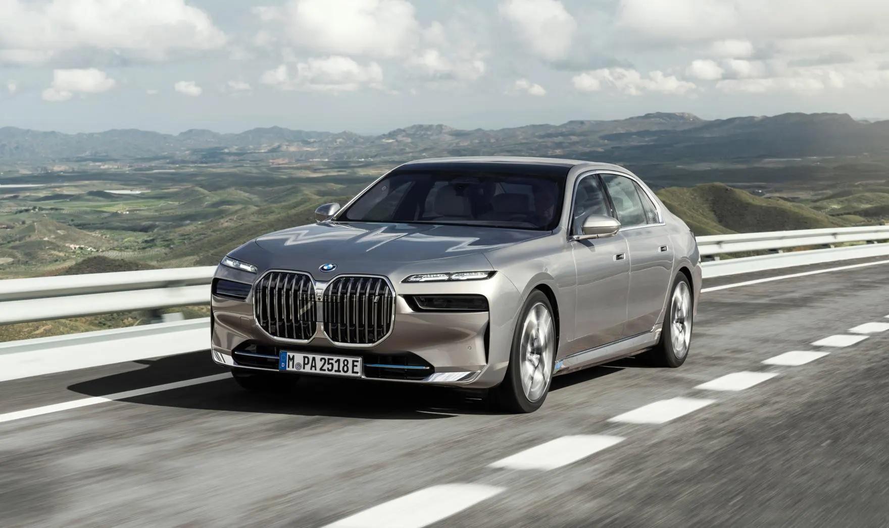 BMW i7 Limuzyna • Dane techniczne • AutoCentrum.pl