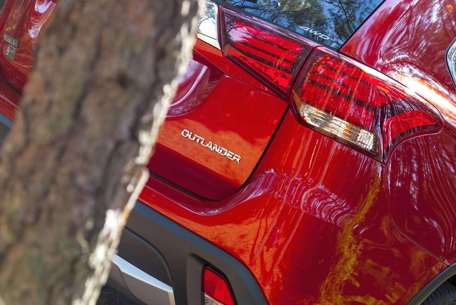 Mitsubishi Outlander - 100 razy "tak"? • AutoCentrum.pl