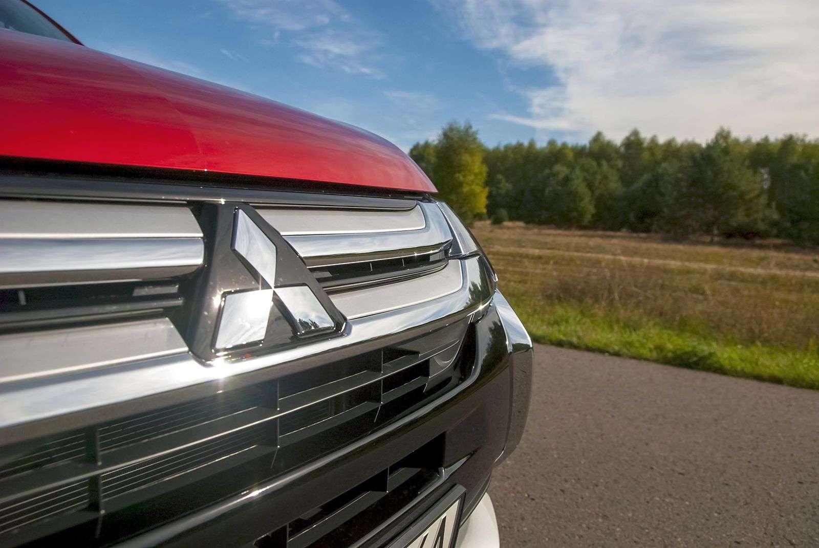 Mitsubishi Outlander - 100 razy "tak"? • AutoCentrum.pl