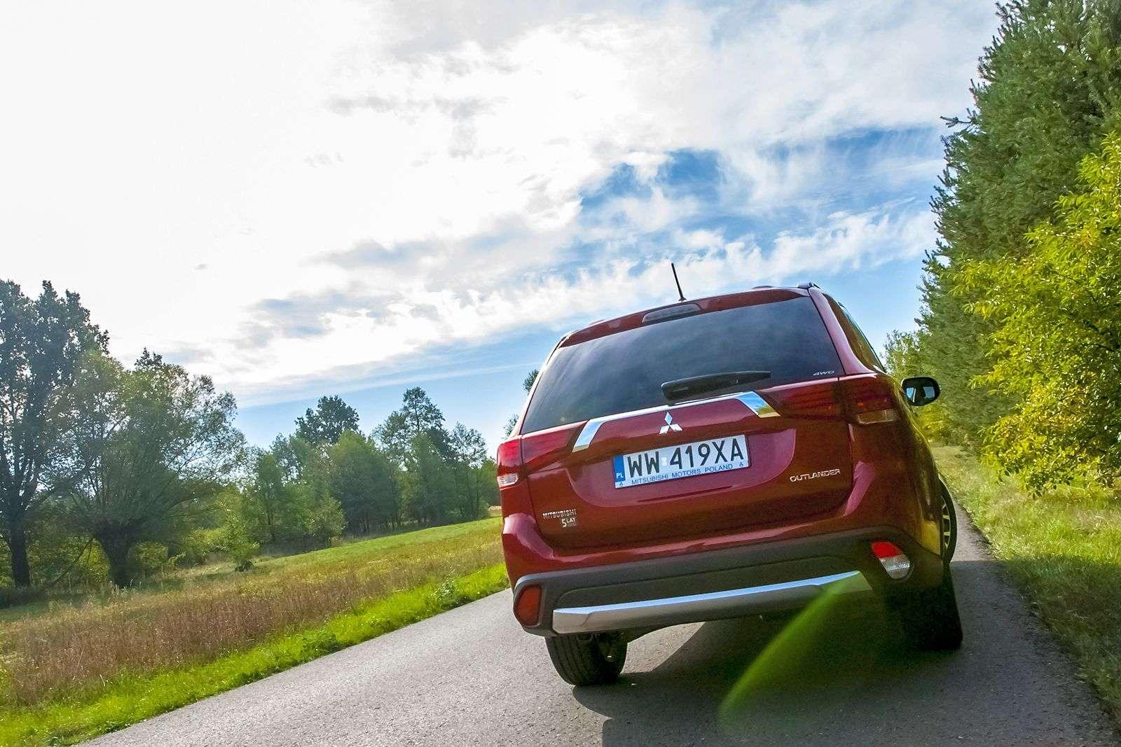Mitsubishi Outlander - 100 razy "tak"? • AutoCentrum.pl
