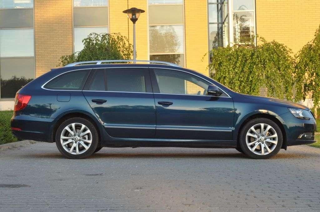 Skoda Superb II Combi 2.0 TDI - triumf kompromisów • AutoCentrum.pl