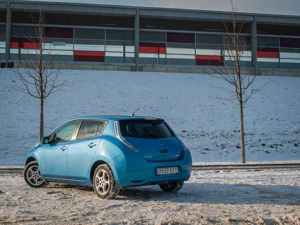Nissan LEAF - wiodący, ekologiczny samochód rodzinny? • AutoCentrum.pl