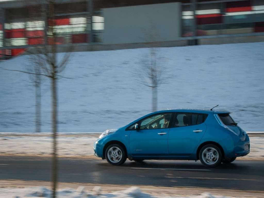 Nissan LEAF - wiodący, ekologiczny samochód rodzinny? • AutoCentrum.pl