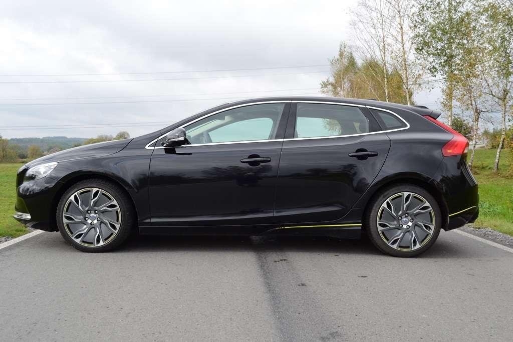 Volvo V40 T3 Momentum - Pan Rozsądny • AutoCentrum.pl