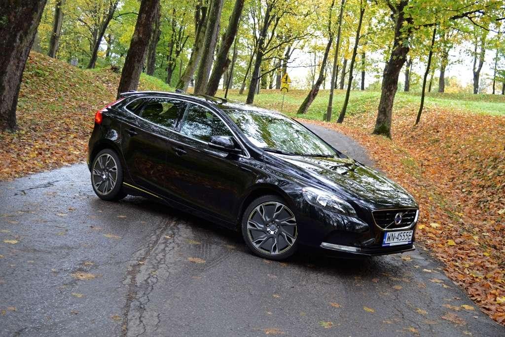 Volvo V40 T3 Momentum - Pan Rozsądny • AutoCentrum.pl