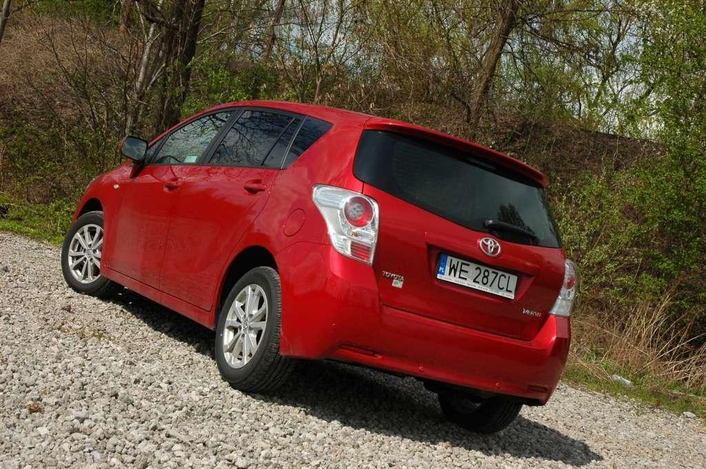 Toyota Verso - dojrzała i bardzo rodzinna • AutoCentrum.pl