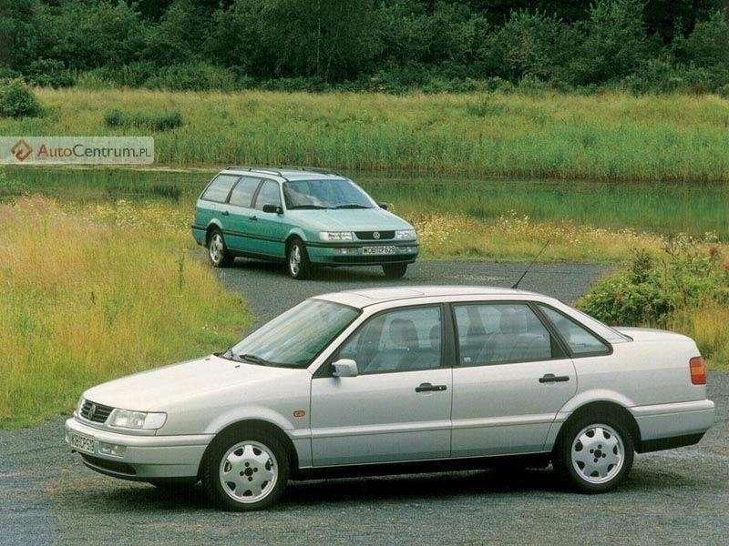 VW Passat B4 - nowy stary model • AutoCentrum.pl