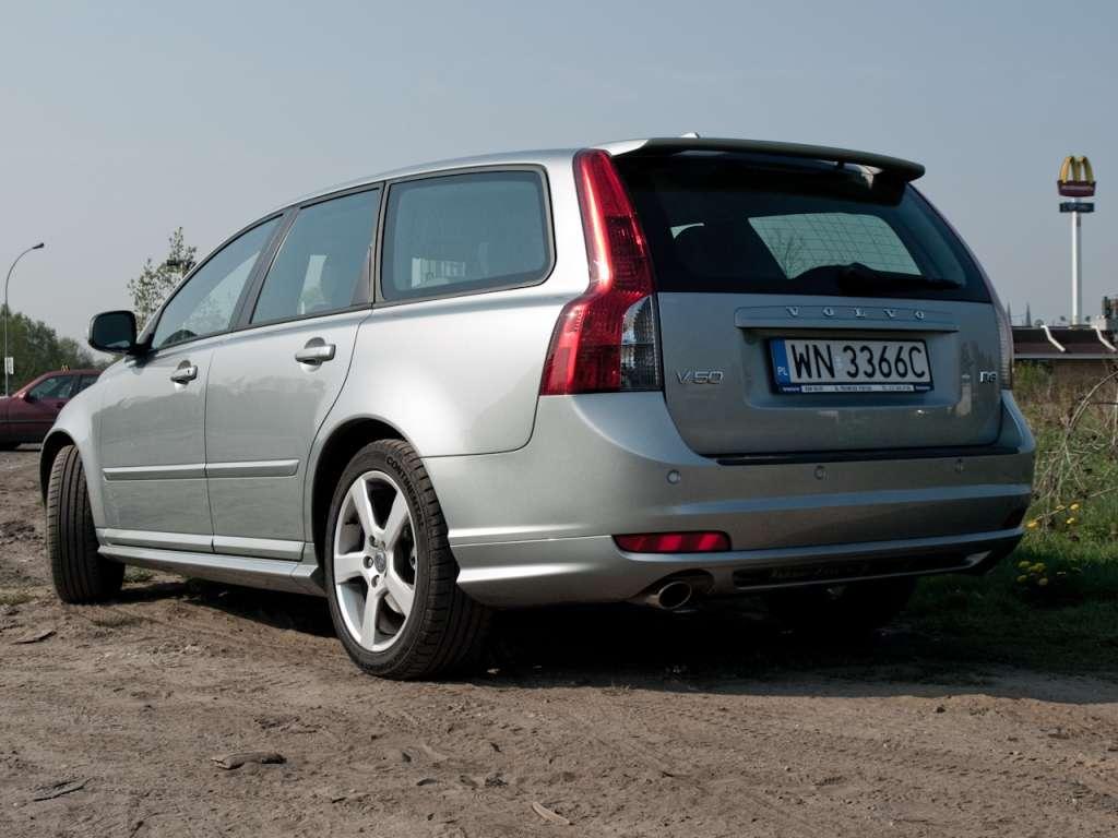 Baby kombi - Volvo V50 R-Design • AutoCentrum.pl