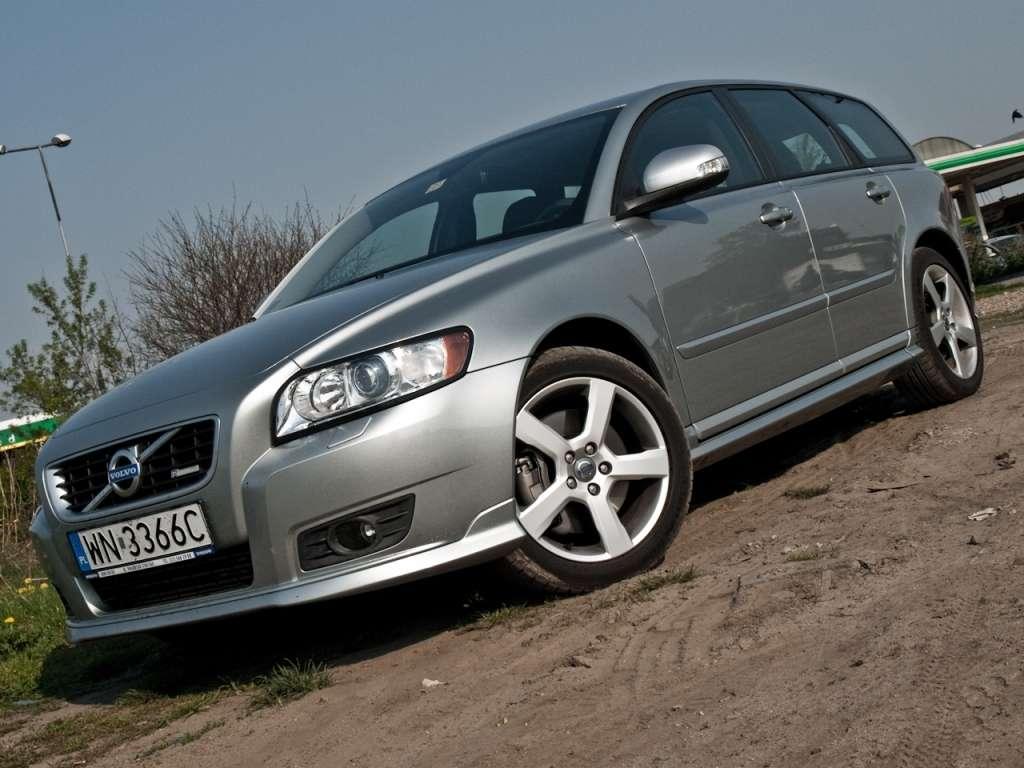 Baby kombi - Volvo V50 R-Design • AutoCentrum.pl