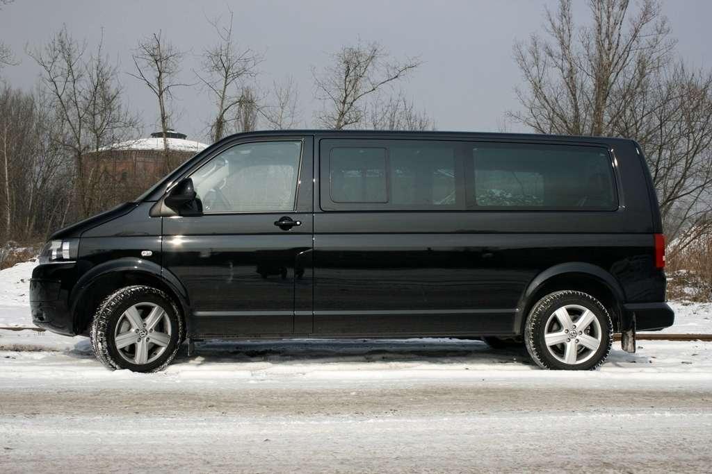 Nowa twarz biznes klasy - Volkswagen Multivan 4Motion • AutoCentrum.pl