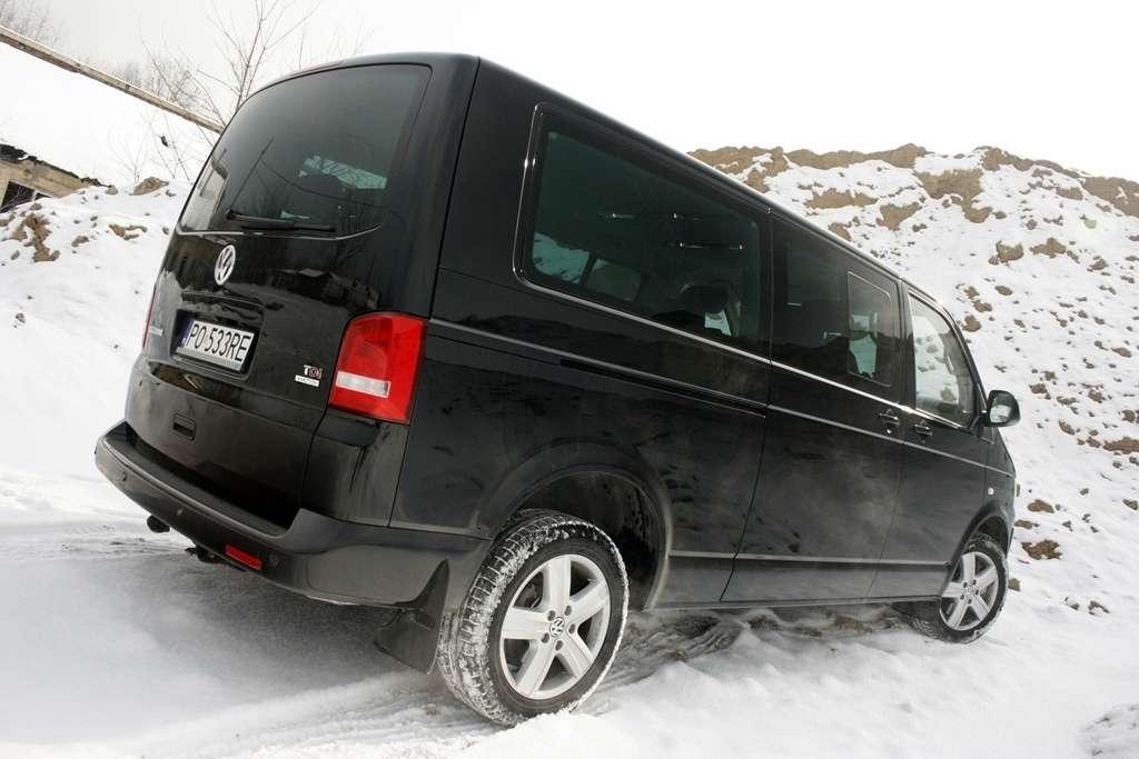 Nowa twarz biznes klasy - Volkswagen Multivan 4Motion • AutoCentrum.pl