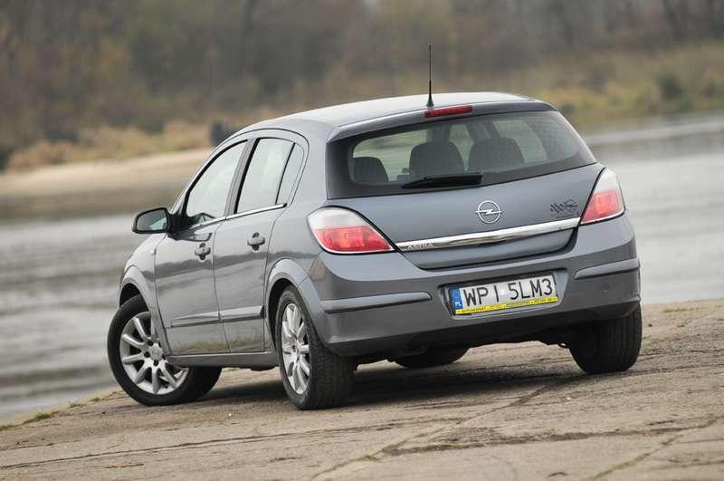 Opel Astra III - Ryzyko nie jest wcale takie duże • AutoCentrum.pl