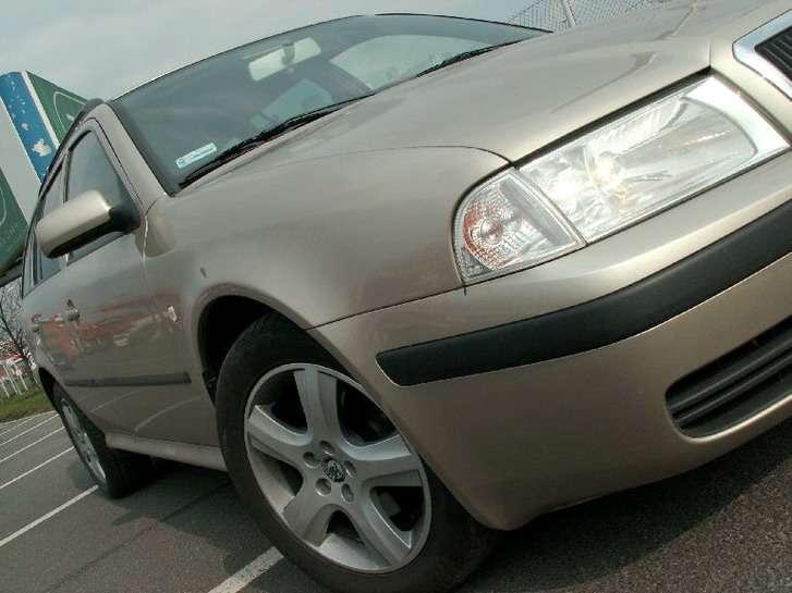 Stara, ale jara • AutoCentrum.pl