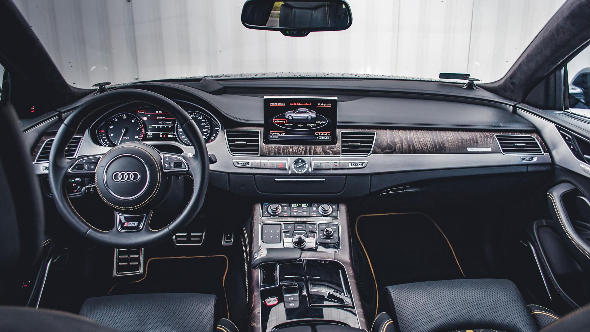 Audi S8 Plus - opanowany potwór • AutoCentrum.pl