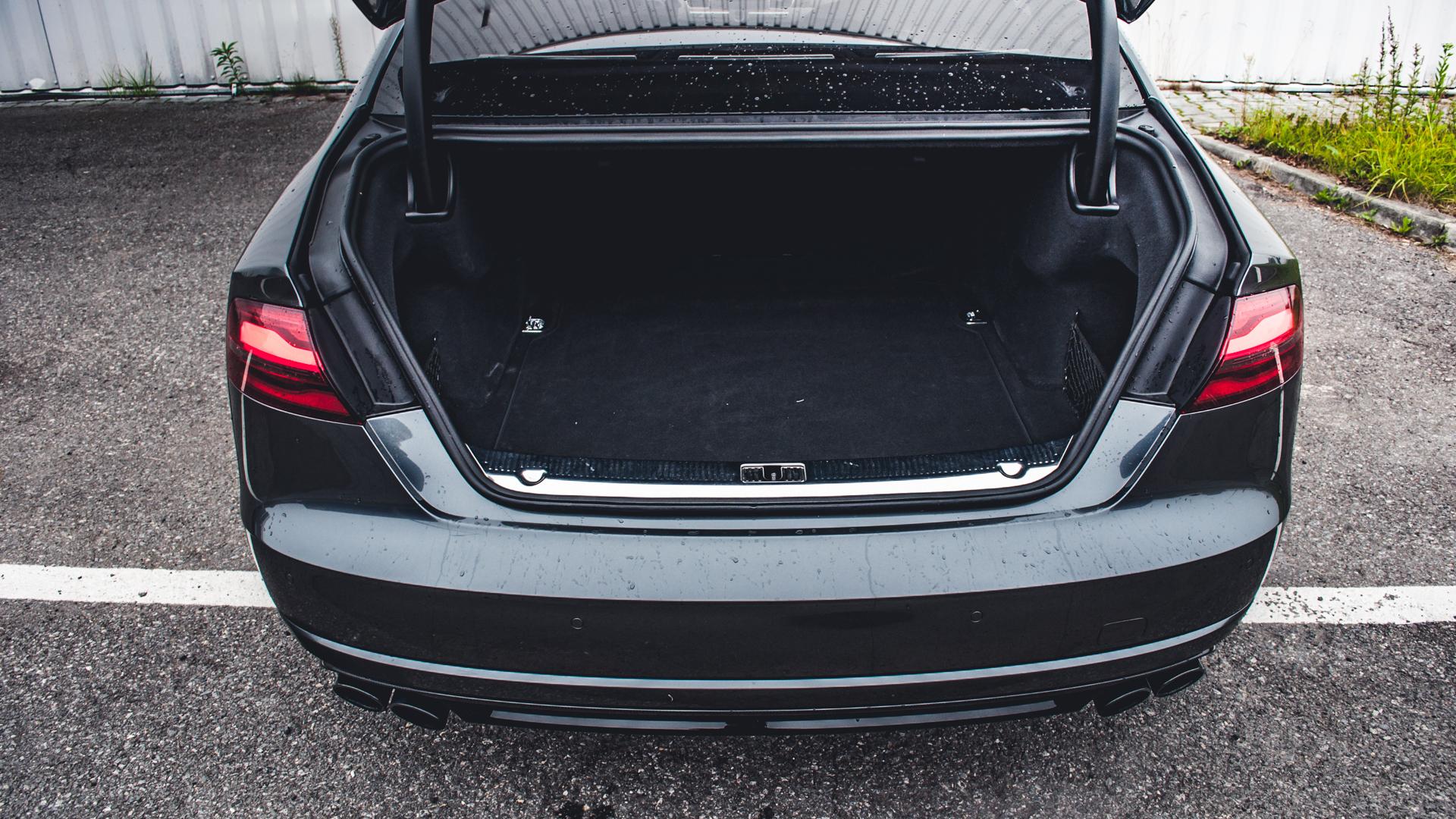 Audi S8 Plus - opanowany potwór • AutoCentrum.pl