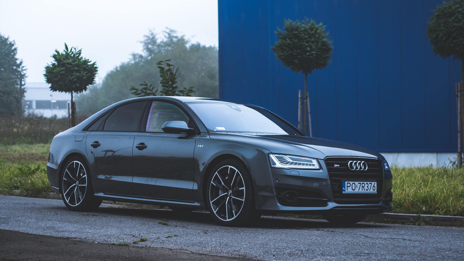 Audi S8 Plus - opanowany potwór • AutoCentrum.pl