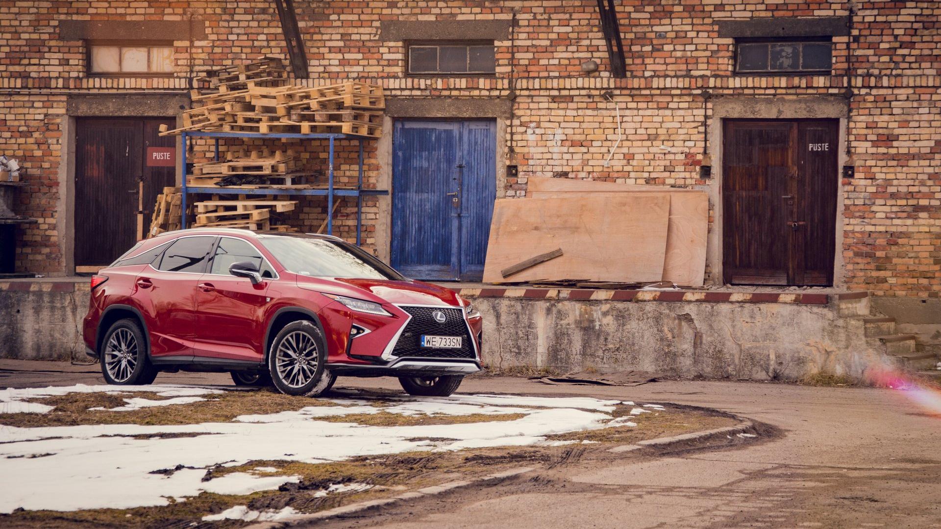 Lexus RX 200t – duży SUV w zatłoczonym mieście • AutoCentrum.pl