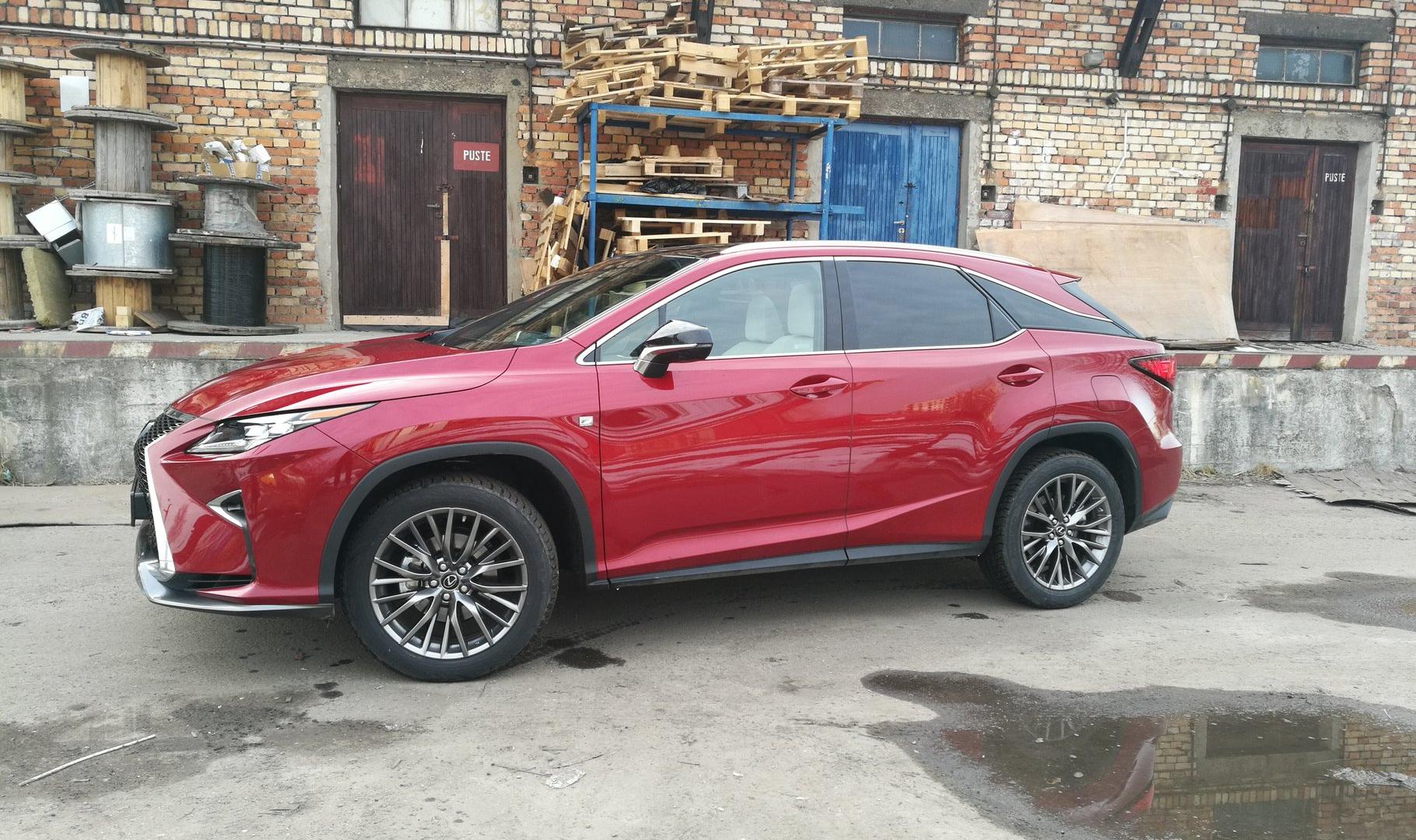 Lexus RX 200t – duży SUV w zatłoczonym mieście • AutoCentrum.pl