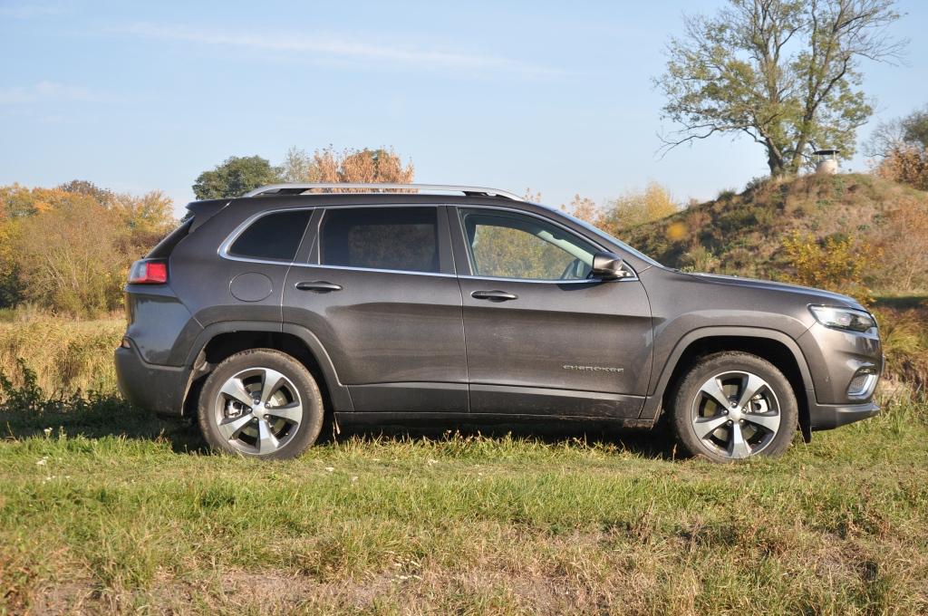 Jeep Renegade i Cherokee – Renegat i Indianin po zmianach • AutoCentrum.pl