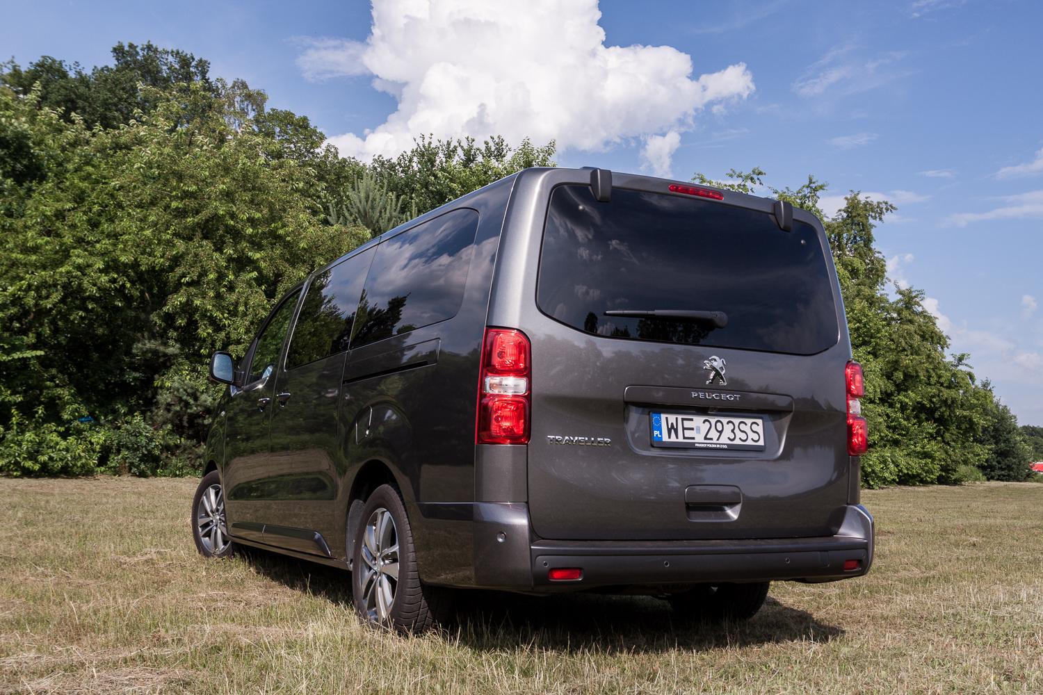 Rodzinny samochód dla VIP-ów – Peugeot Traveller Business VIP Long ...