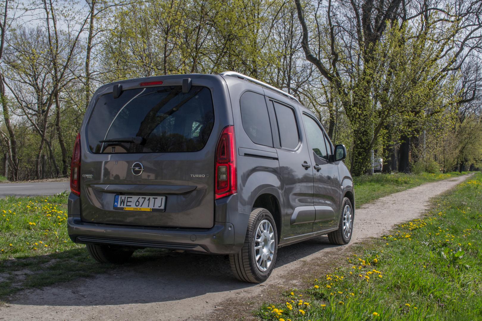 Opel Combo Life kontra Peugeot Rifter – starcie kombivanów ...