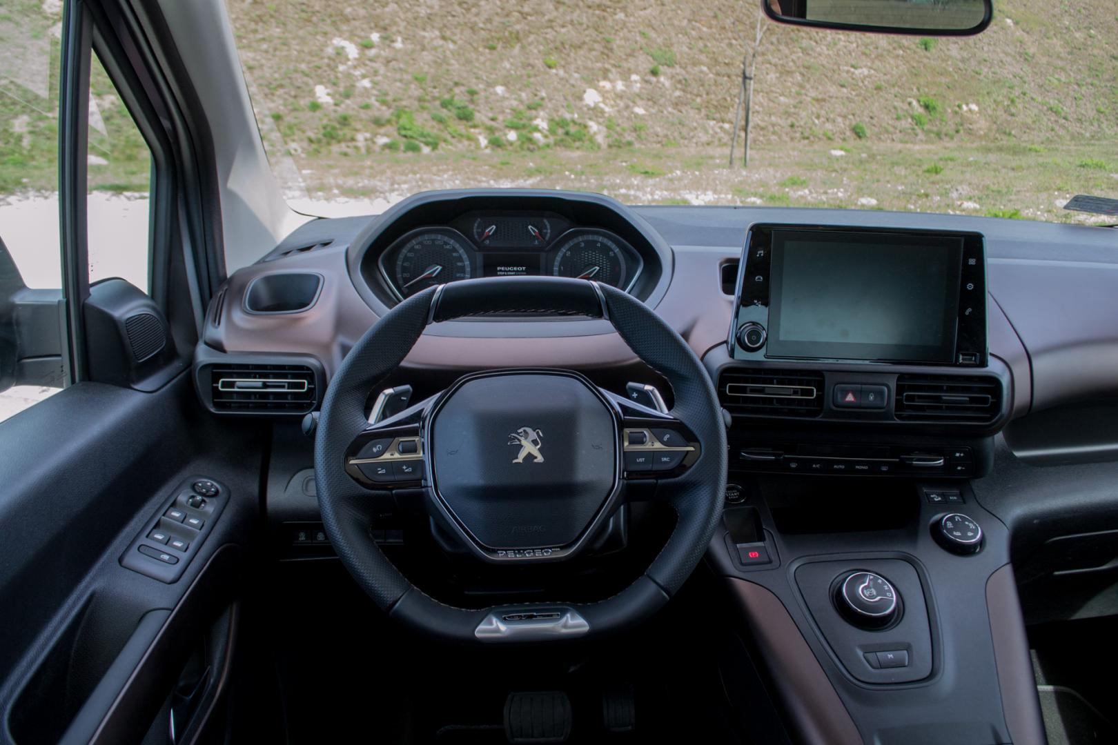 Opel Combo Life kontra Peugeot Rifter – starcie kombivanów ...