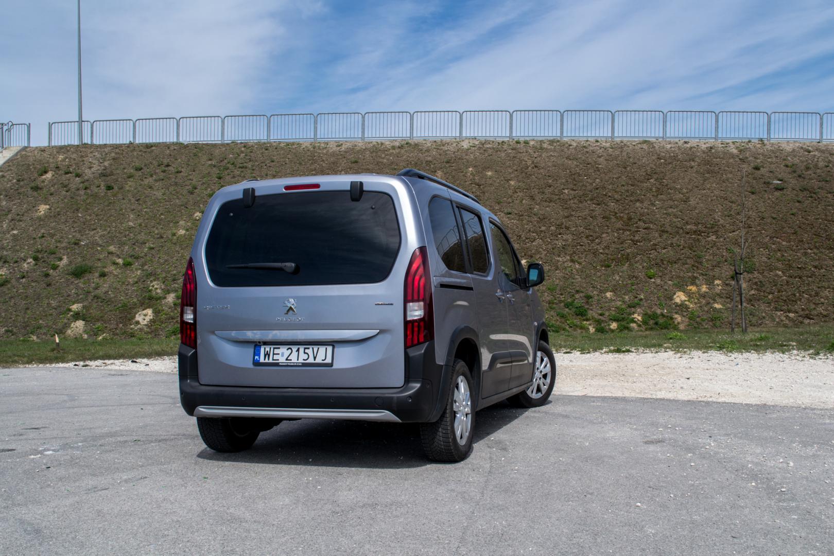 Opel Combo Life kontra Peugeot Rifter – starcie kombivanów ...