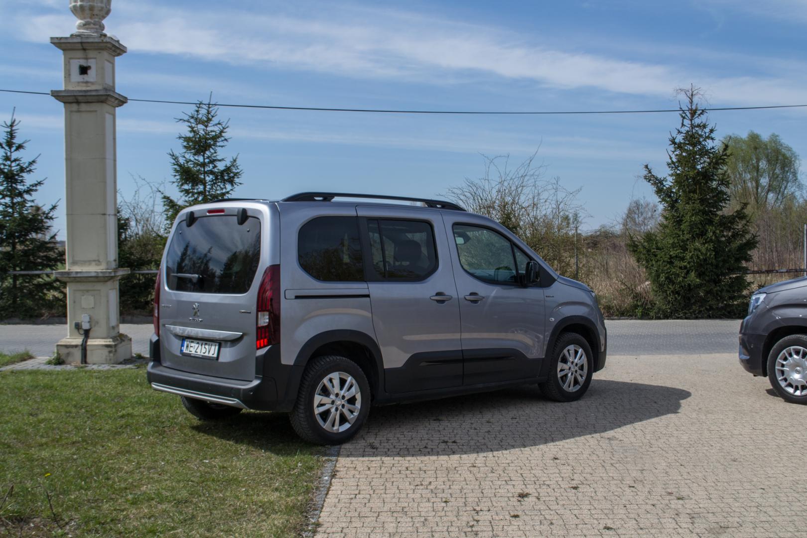 Opel Combo Life kontra Peugeot Rifter – starcie kombivanów ...