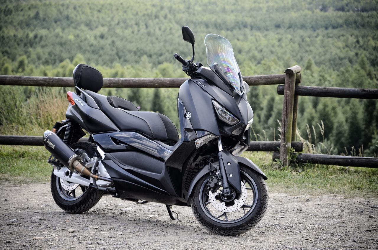 Yamaha XMAX IRON MAX – nie tylko po pizzę • AutoCentrum.pl