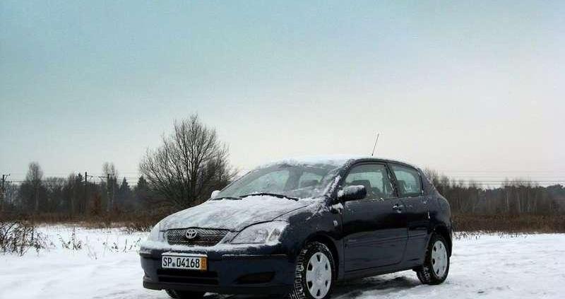 Toyota Corolla IX (E12) - Publikacje motoryzacyjne • AutoCentrum.pl