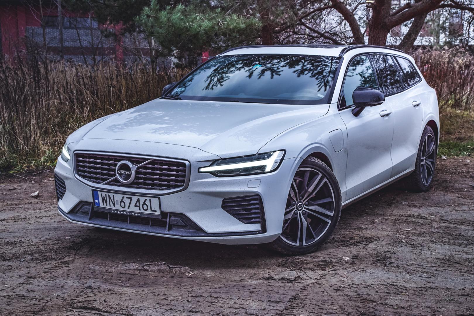 Volvo V60 T8 R-Design. Elektryk na miarę naszych czasów • AutoCentrum.pl