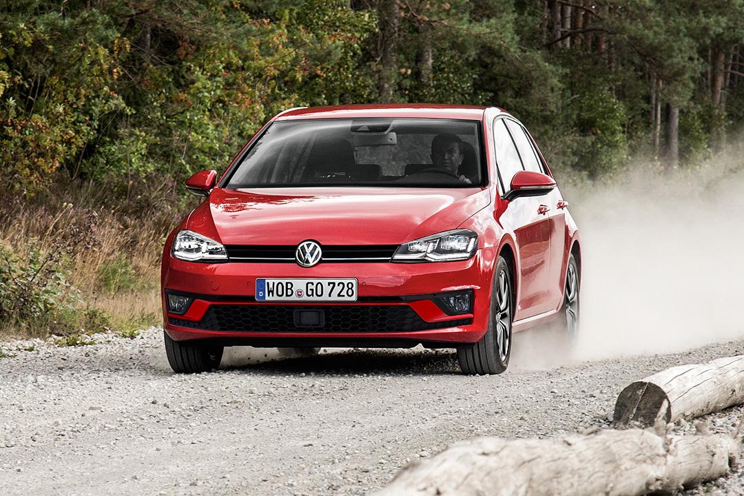 Volkswagen Golf VII Hatchback 5d Facelifting 1.5 TSI BMT 130KM 96kW ...