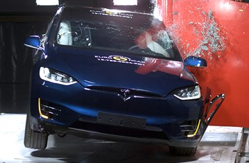 Test zderzeniowy Tesla Model X Long Range, LHD 2019 • AutoCentrum.pl