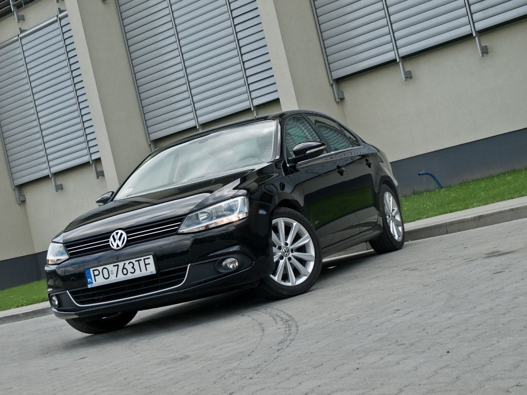 Volkswagen Jetta VI Sedan 2.0 TDI CR DPF 140KM - galeria redakcyjna ...