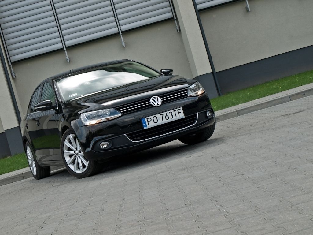 Volkswagen Jetta VI Sedan 2.0 TDI CR DPF 140KM - galeria redakcyjna ...