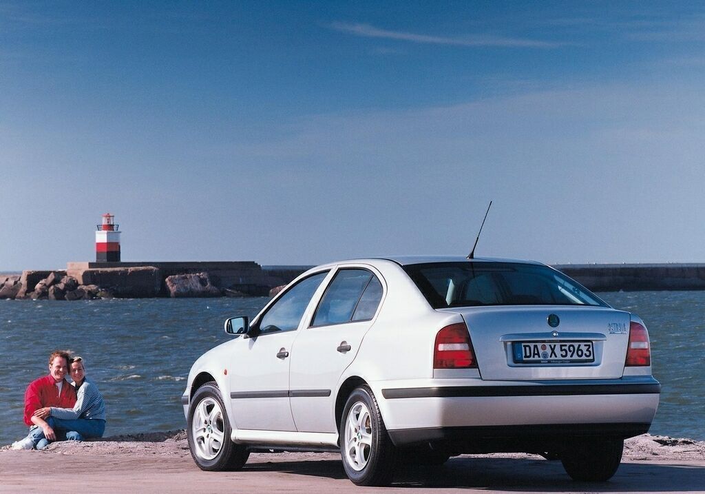 Skoda Octavia I - Galerie prasowe - Galeria • AutoCentrum.pl