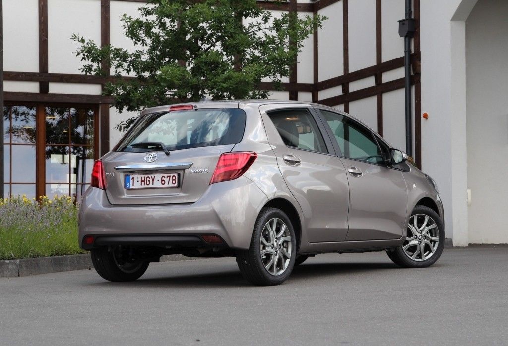 Toyota Yaris III Hatchback 5d Facelifting 1.33 Dual VVT-i 99KM ...