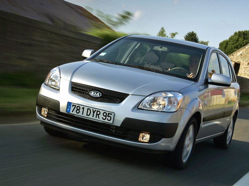 Kia Rio 2005 - Galerie prasowe - Galeria • AutoCentrum.pl