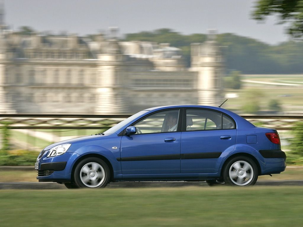 Kia Rio 2005 - Galerie prasowe - Galeria • AutoCentrum.pl