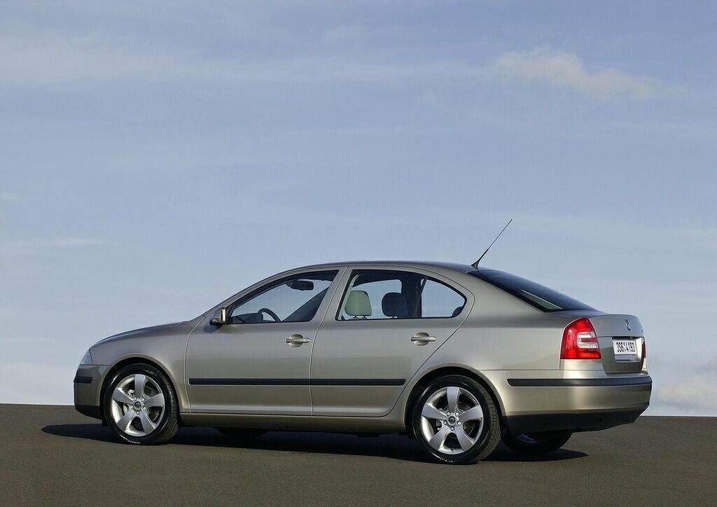 Skoda Octavia II - Galerie prasowe - Galeria • AutoCentrum.pl