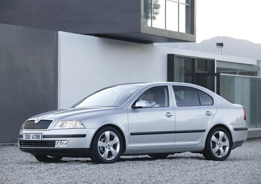 Skoda Octavia II - Galerie prasowe - Galeria • AutoCentrum.pl