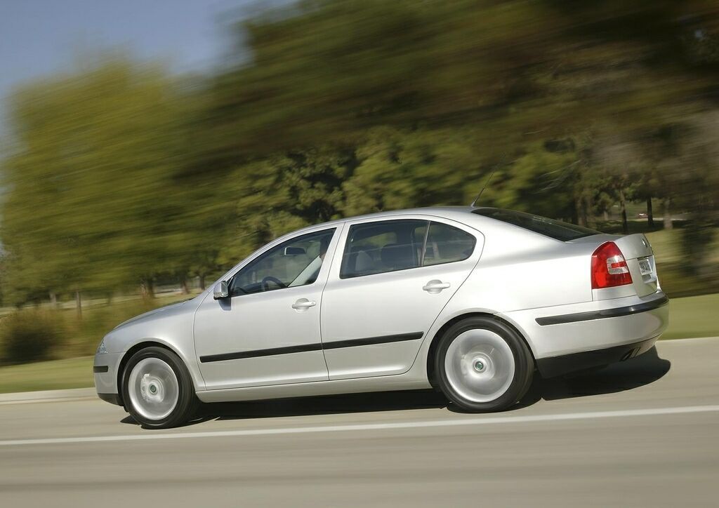 Skoda Octavia II - Galerie prasowe - Galeria • AutoCentrum.pl