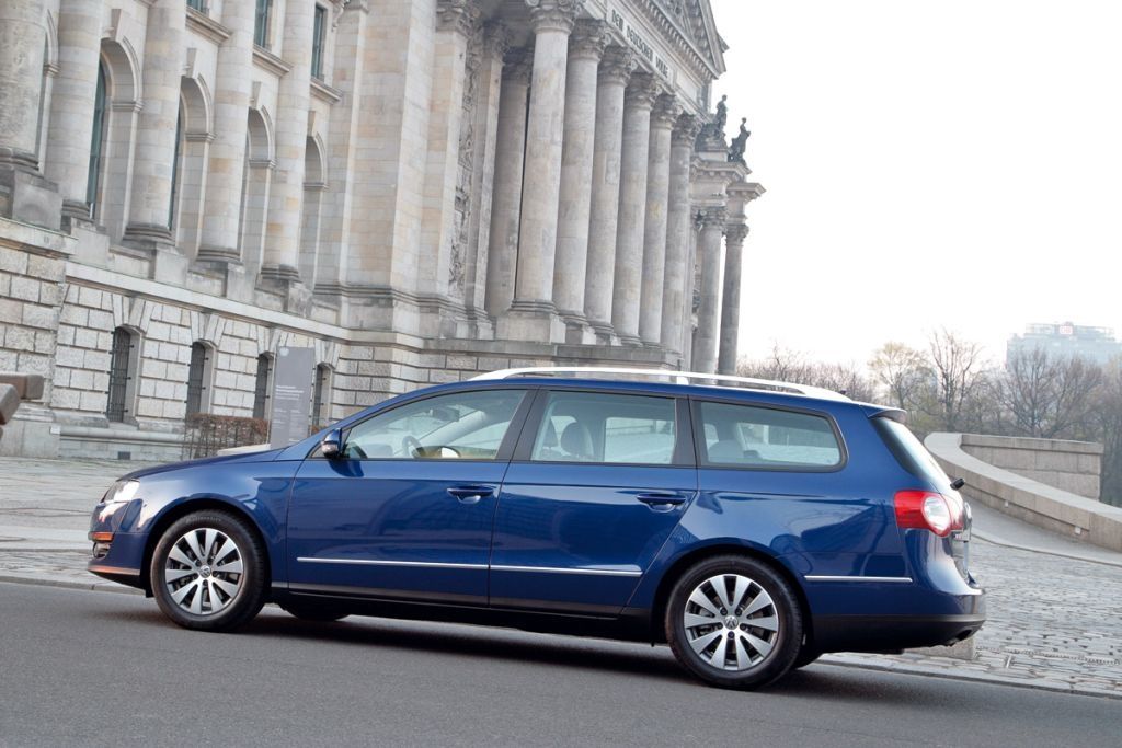 Volkswagen Passat Kombi Blue Motion - Galerie prasowe - Galeria ...
