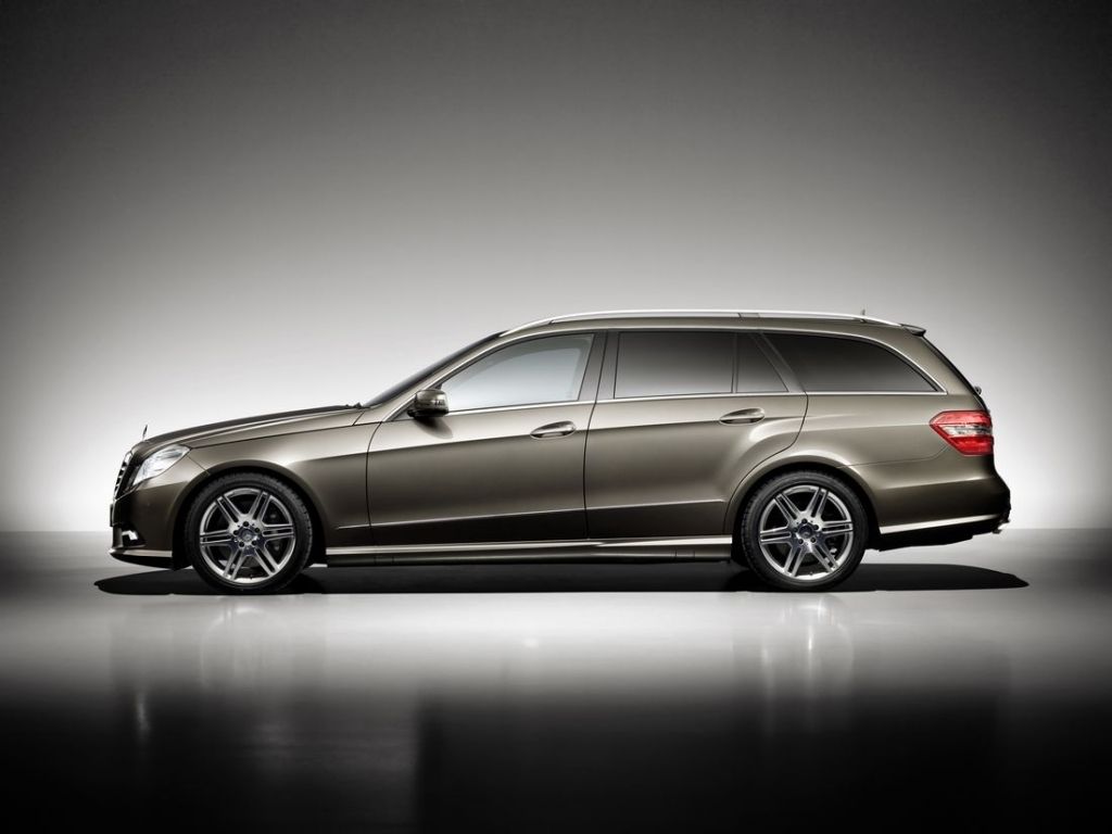 Mercedes E 500 W212 kombi - Galerie prasowe - Galeria • AutoCentrum.pl