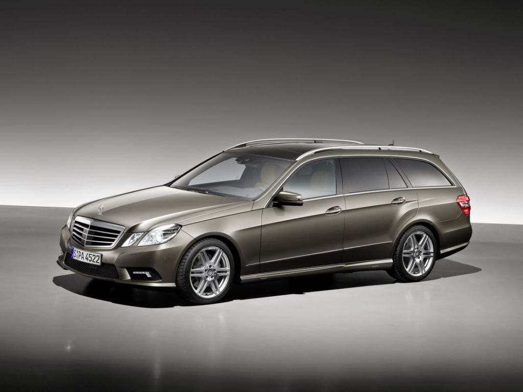 Mercedes E 500 W212 kombi - Galerie prasowe - Galeria • AutoCentrum.pl