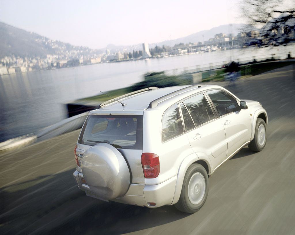 Toyota RAV4 2000 - Galerie prasowe - Galeria • AutoCentrum.pl