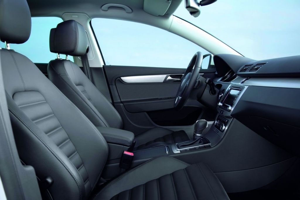 Volkswagen Passat B7 sedan (2011) - Galerie prasowe - Galeria ...